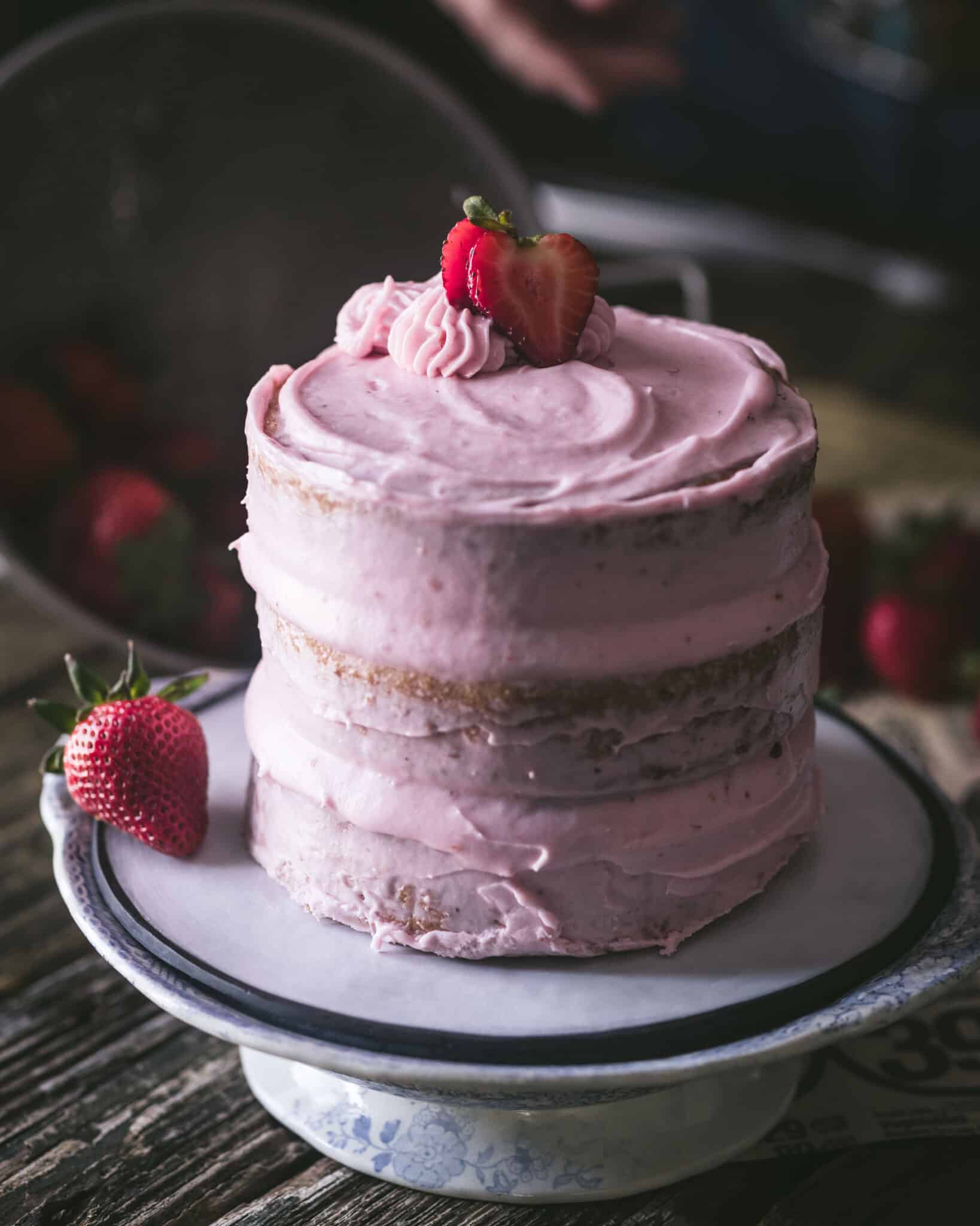 Strawberry Cake with Strawberry Cream Cheese Frosting is wonderful ...